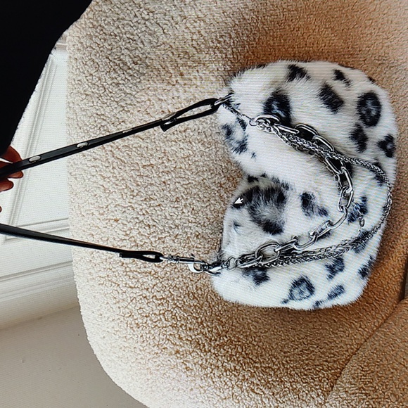 Bags | Nwt Trendy Snow Leopard Fur Chain Bag | Poshmark